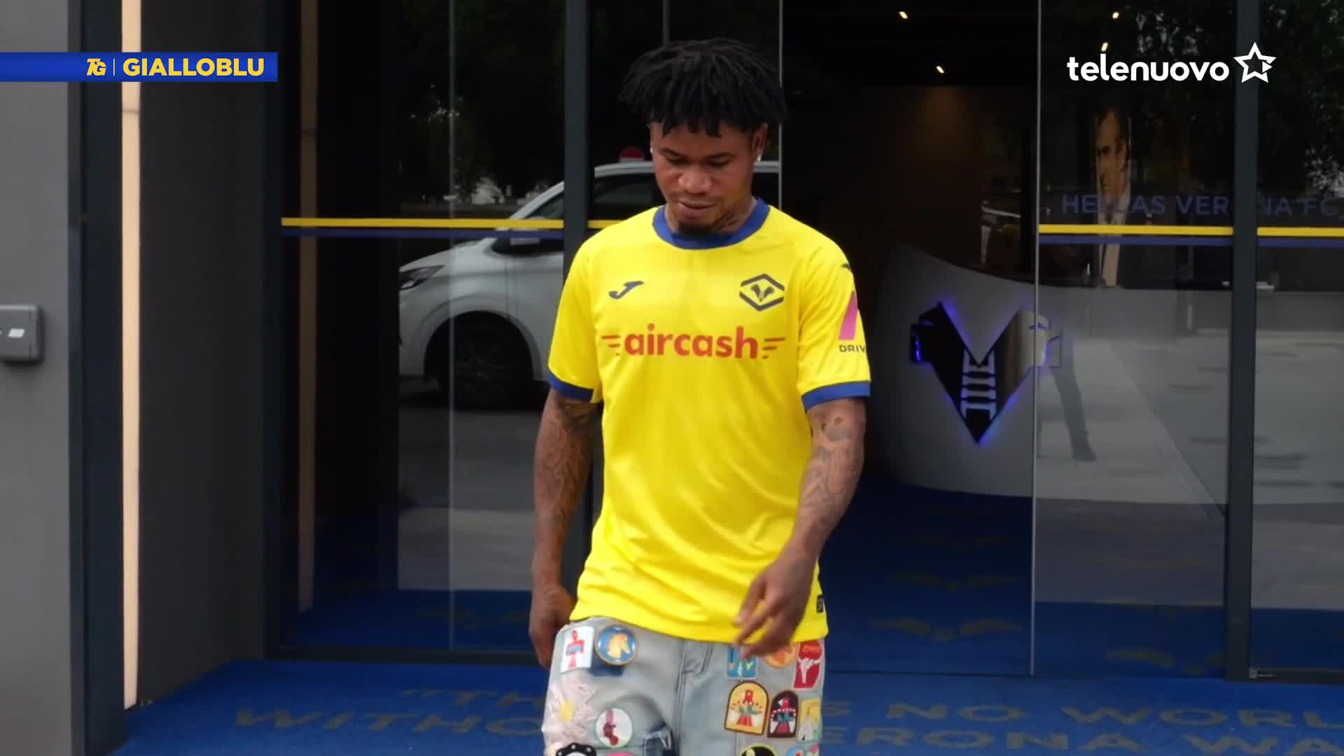 VIDEO | Orban in gialloblù, l'attaccante nigeriano è arrivato in sede ...